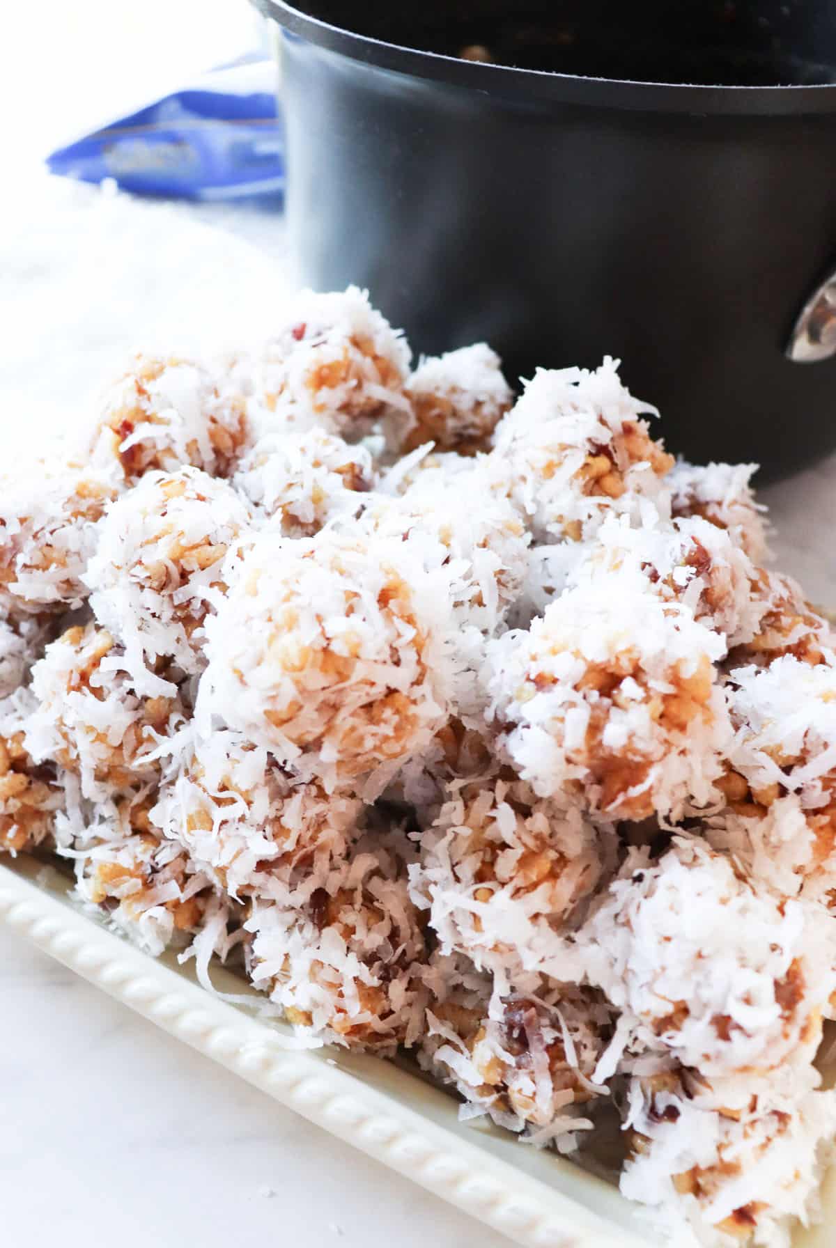 Easy No-Bake Date Balls Recipe with Rice Krispies - Living in Normal